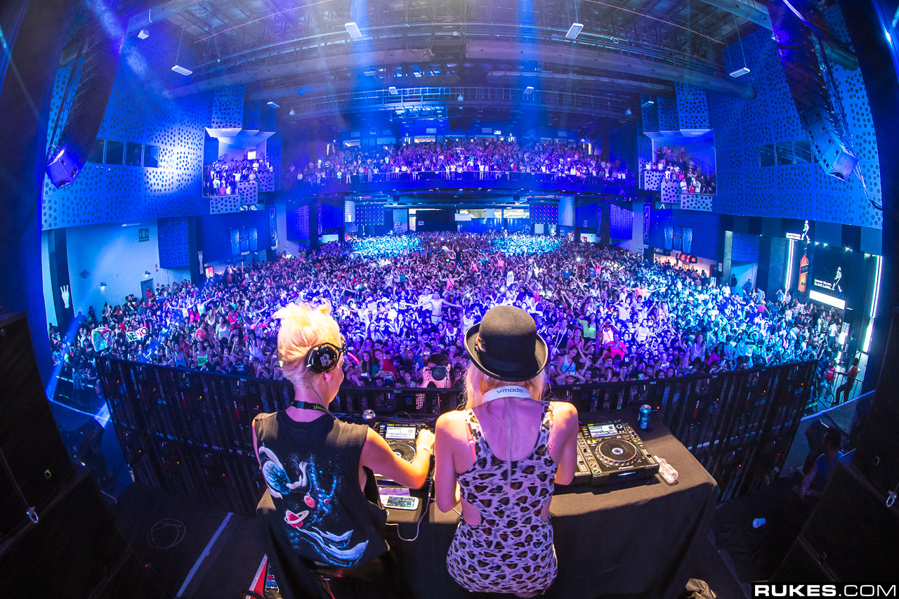 Chuckie, Nervo, Dimitri Vegas and Chris Lake @ Pepsi Center WTC (Mexico ...